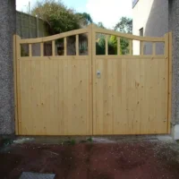 Curved Headed Driveway Gates - Gate Expectations